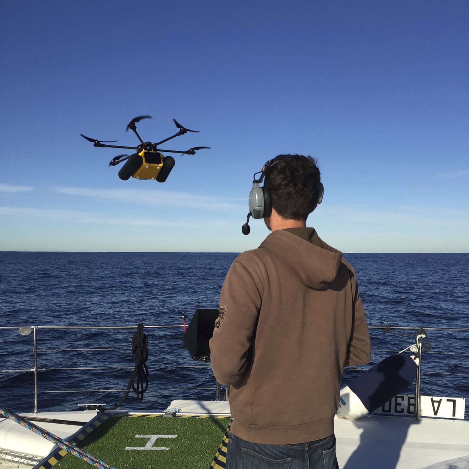 Drone hexacoptère - HEXH2O - QuadH2O - pour la prise de vue aérienne ...