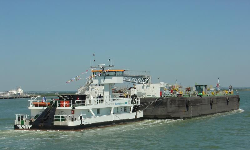 Bateau professionnel bateau pousseur - VAL D'ARGOAT - Chantier Naval Gléhen