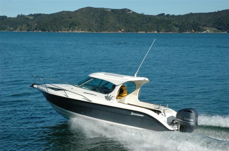 Cabin-cruiser hors-bord - 735 EXESS XL - Buccaneer - hard-top / à ...