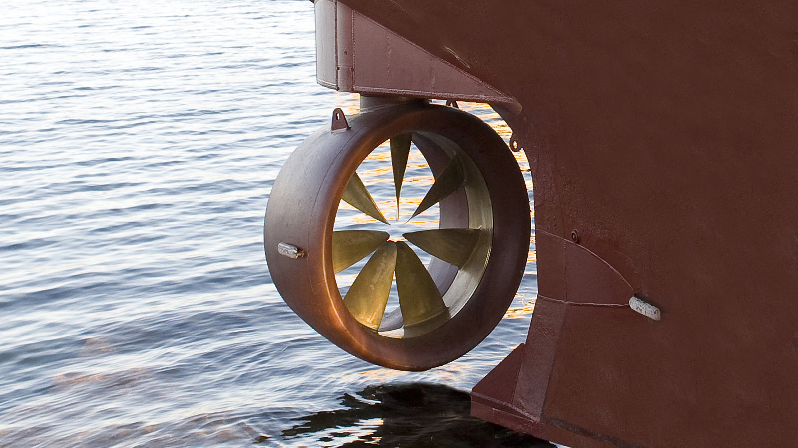 Propulseur azimutal - Brunvoll - pour bateau / Z-drive / L-drive