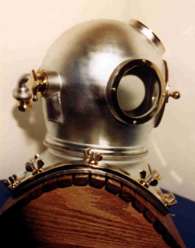 Casque de plongée à usage professionnel - 29198 - DESCO Corporation