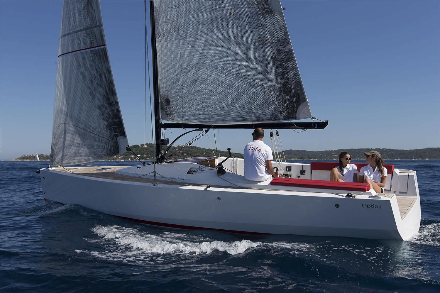 Monocoque / de course / daysailer / cockpit ouvert - OPTIO - Wauquiez ...