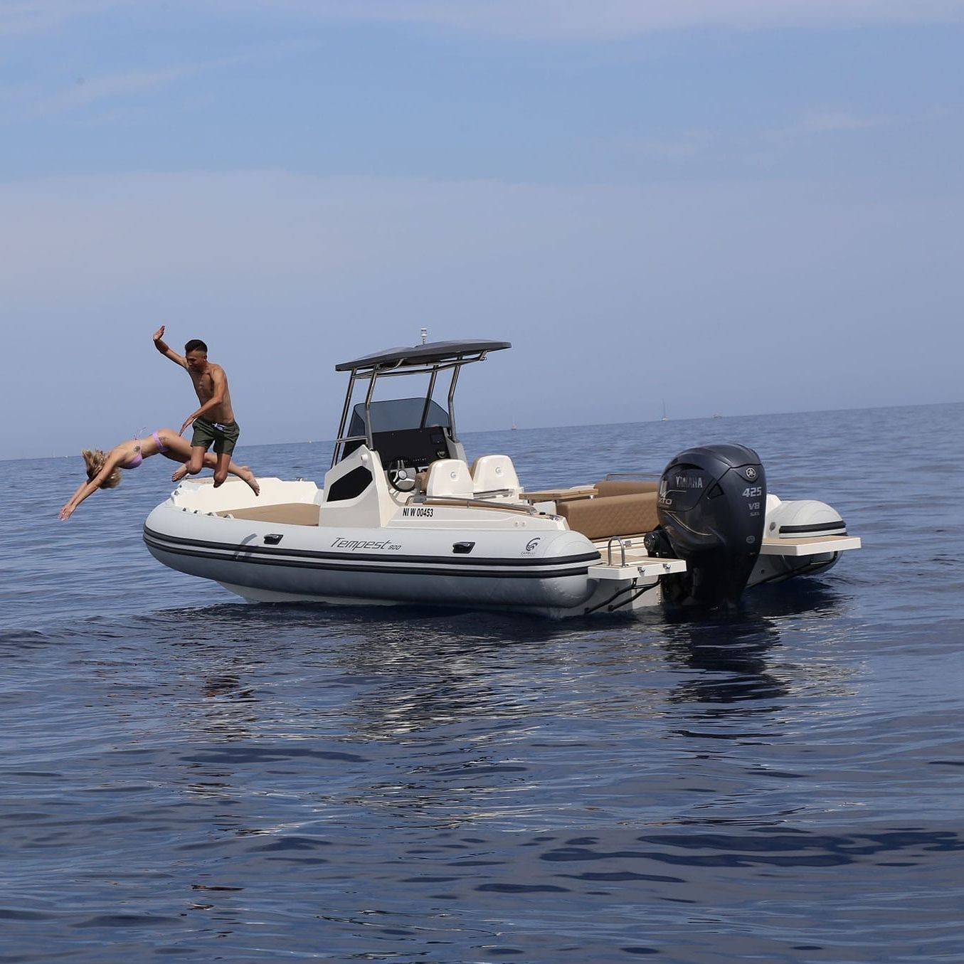 Bateau pneumatique hors-bord - TEMPEST 900 - Capelli - semi-rigide / à ...