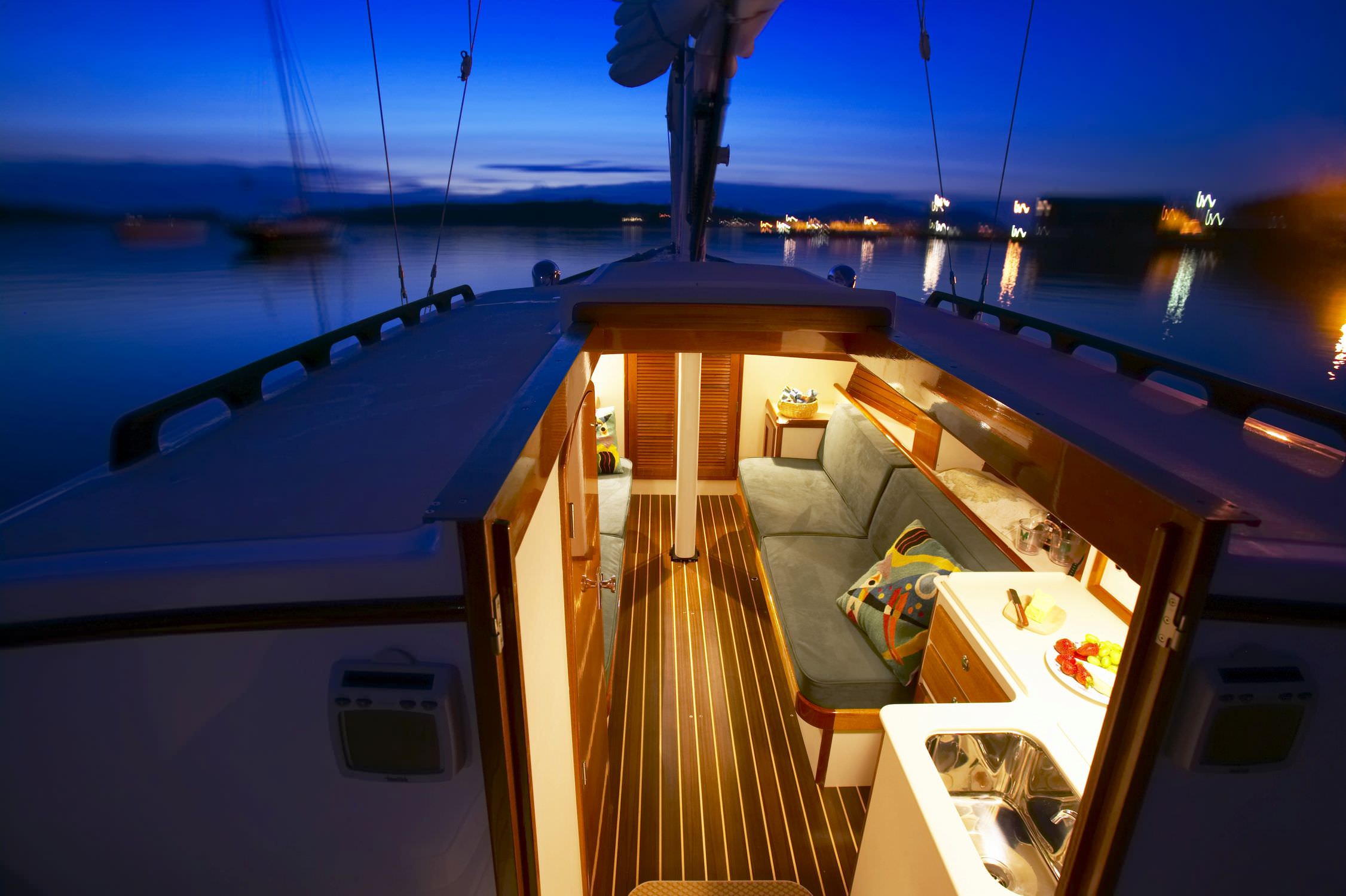 Monocoque / traditionnel / daysailer / cockpit central - M36 - Morris ...