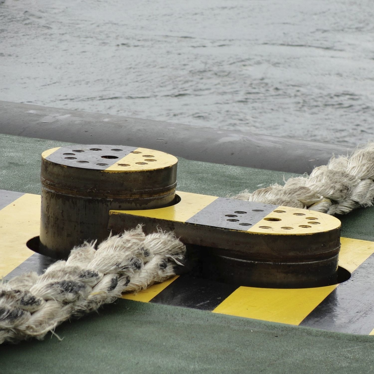 Chaumard pour navire - Damen Marine Components - à rouleau / rétractable