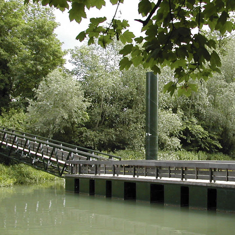 Passerelle pour marina - WITH LOOKOUT PLATFORM - Metalu Industries ...