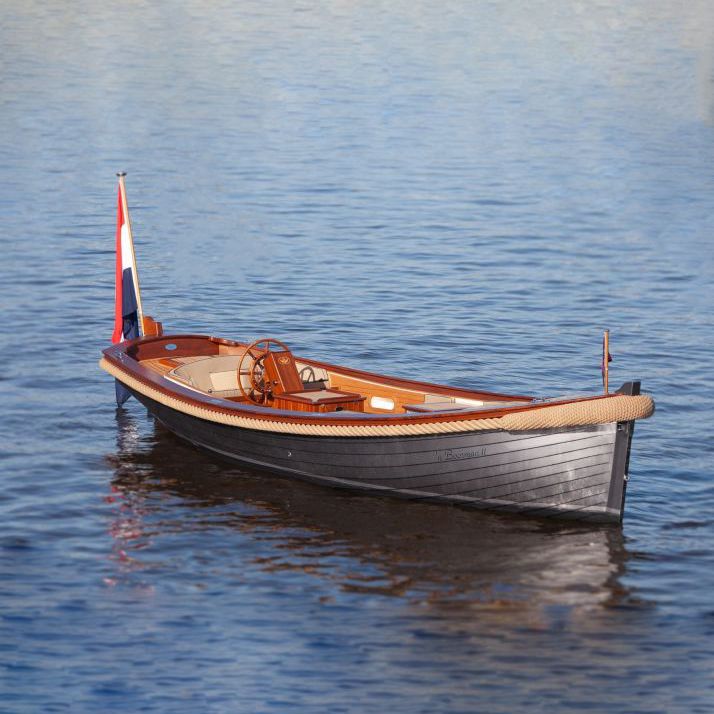 Barque in-bord - CAPTAIN’S LAUNCH - Wajer - open / à console centrale ...