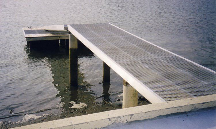 Passerelle pour ponton - Marina Dock Systems - avec main courante / en inox