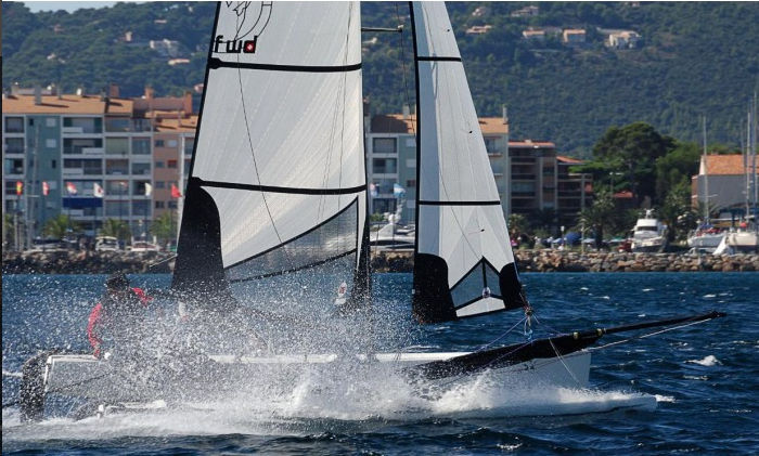 Foc - FOF1810000 - Forward Sailing - pour multicoque de sport / F18