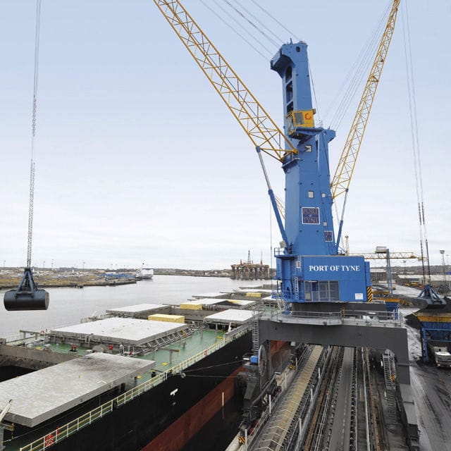 Grue portuaire - Konecranes - pour forte charge / sur rail / à flèche ...