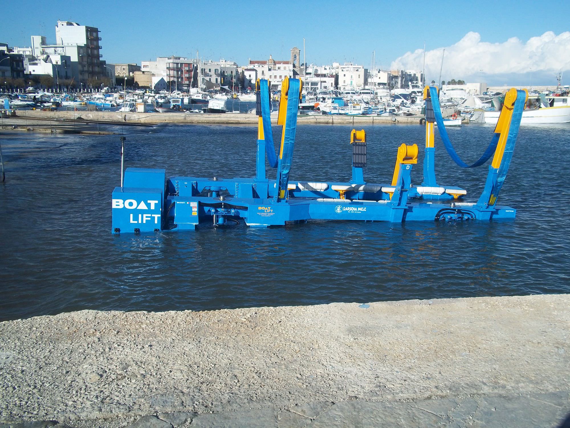 Remorque de mise à l'eau - AMPHIBIOUS CROC LIFT - BOAT LIFT - de ...