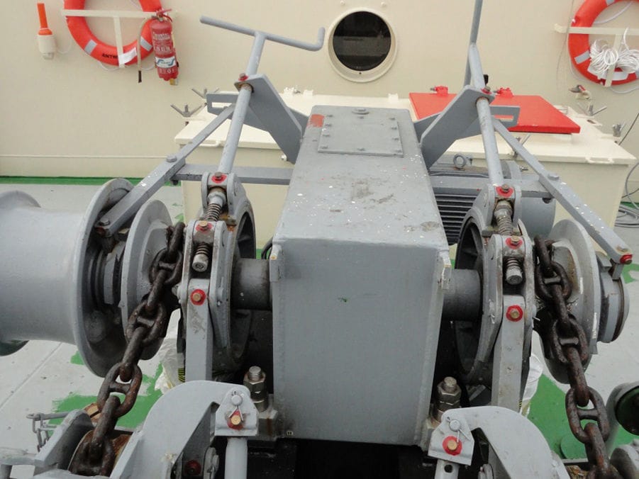 Treuil pour navire - Industrias Ferri, S.A. - pour manoeuvre d'ancre ...