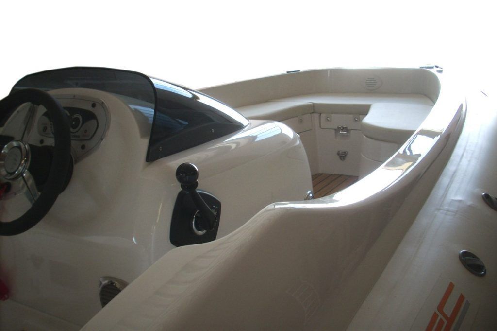 Bateau pneumatique hydrojet / semi-rigide / à console centrale / annexe ...