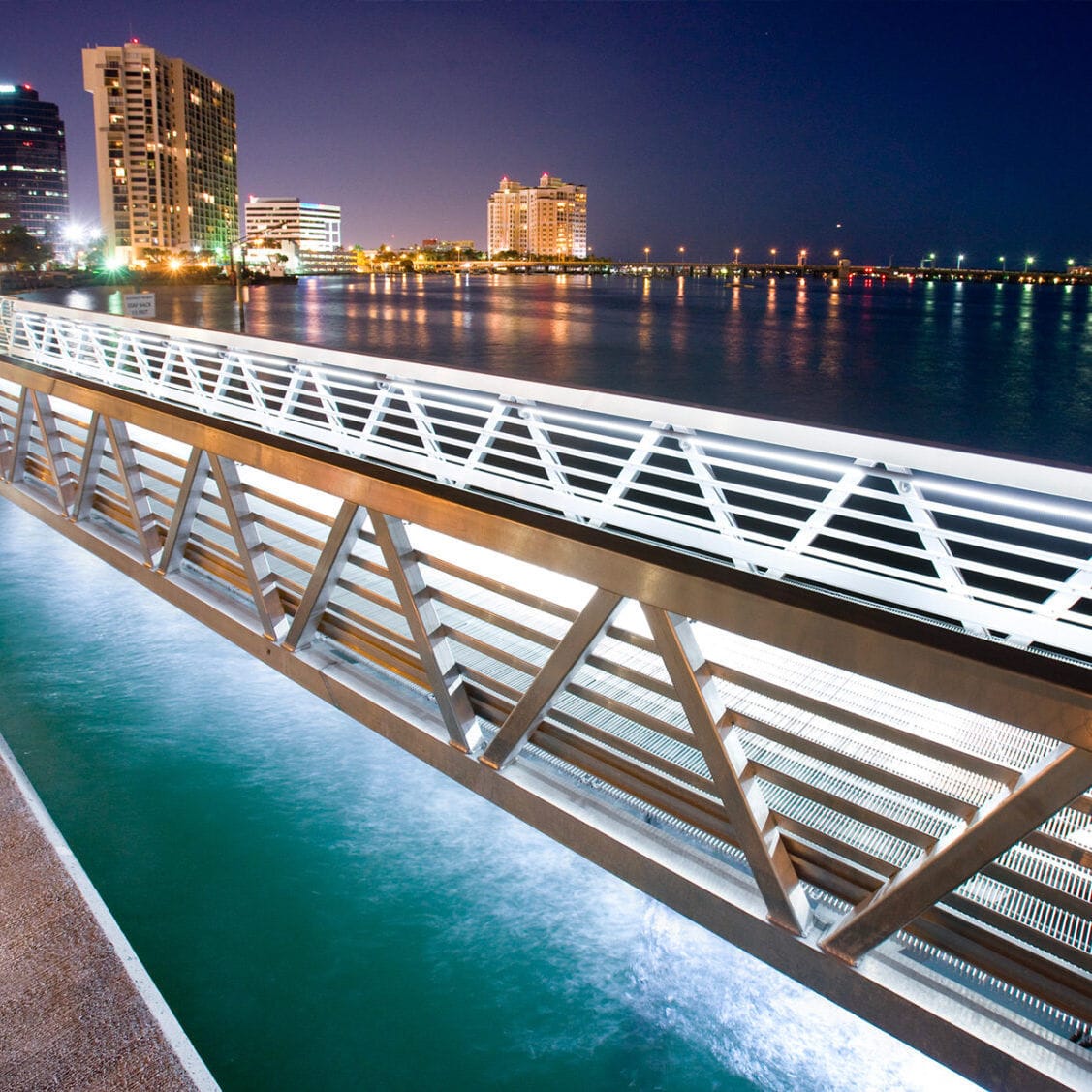 Passerelle pour marina - MAADI Group Inc. - manuelle / en aluminium ...