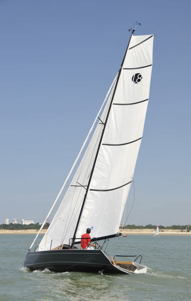 Monocoque / de croisière / cockpit ouvert / en bois - Leggero L8 ...