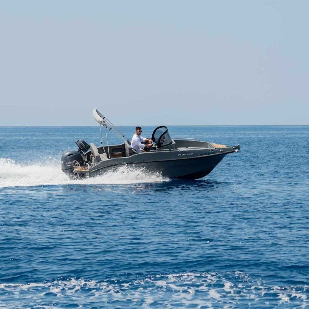 Coque open hors-bord - NIREUS Ω53 ESCAPE - LGK MARINE - à console ...