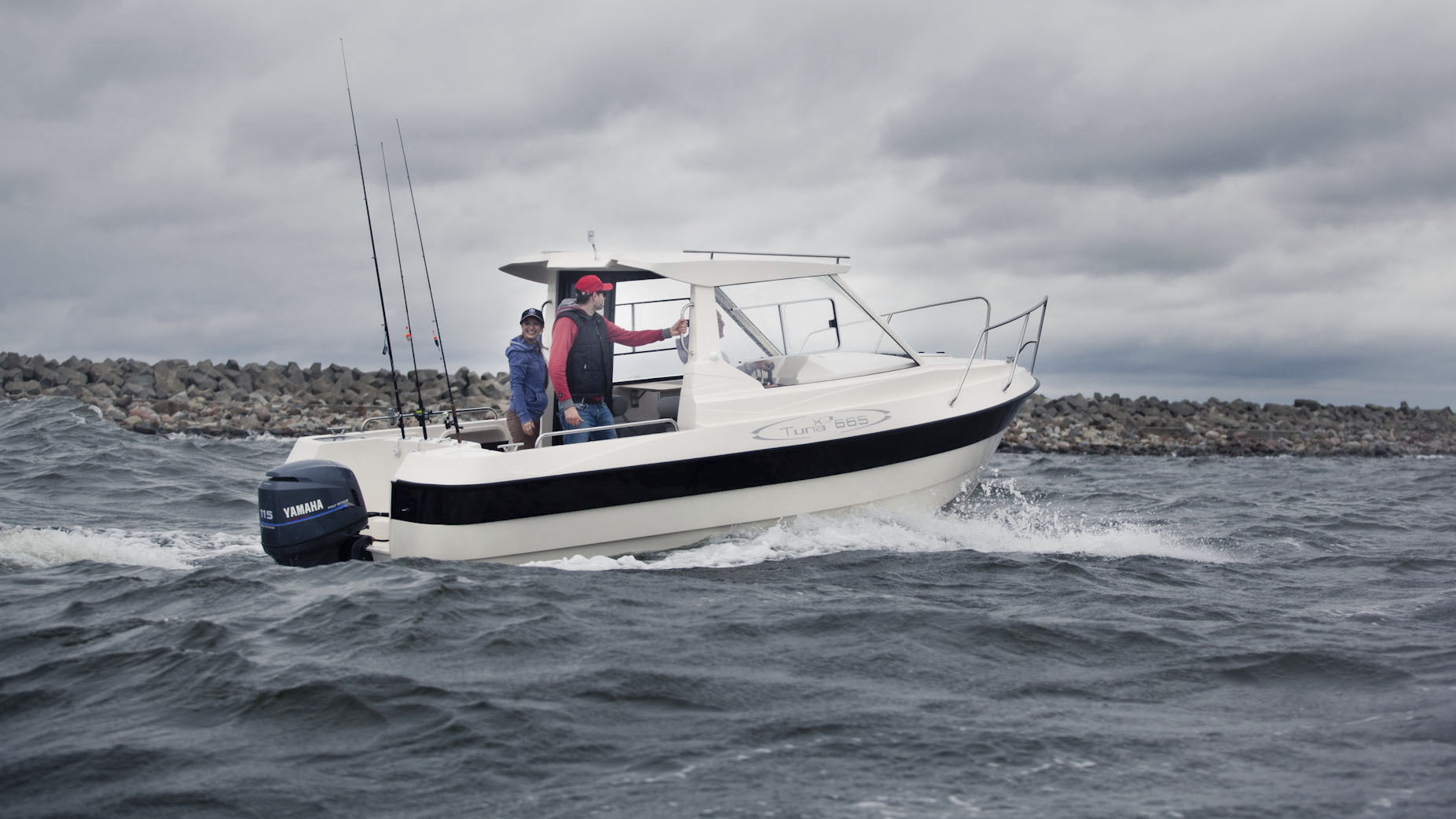 Cabin-cruiser hors-bord - Tuna 665 PilotHouse - Admiral Boats S.A ...