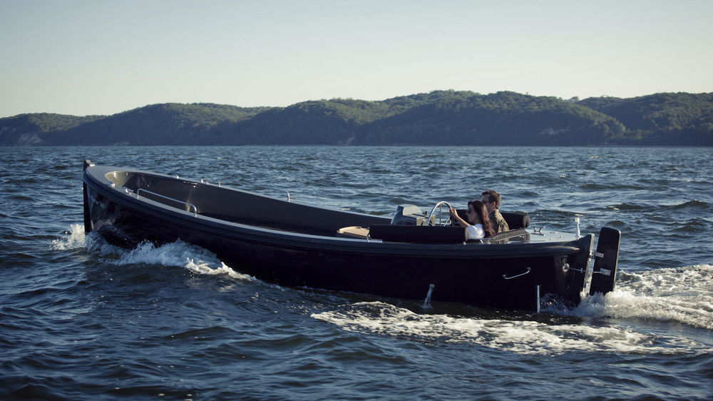 Barque in-bord - Admiral 780 - Admiral Boats S.A. - traditionnelle