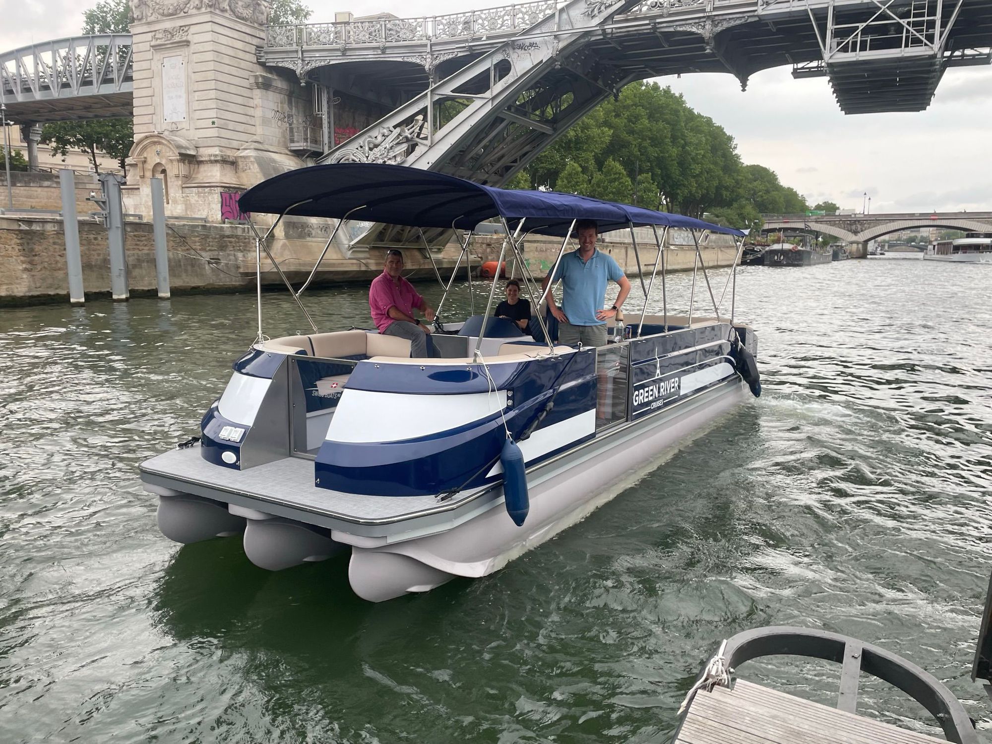 Bateau ponton multicoque - Funlounger 8.5 - Swiss-Boats AG - hors-bord ...