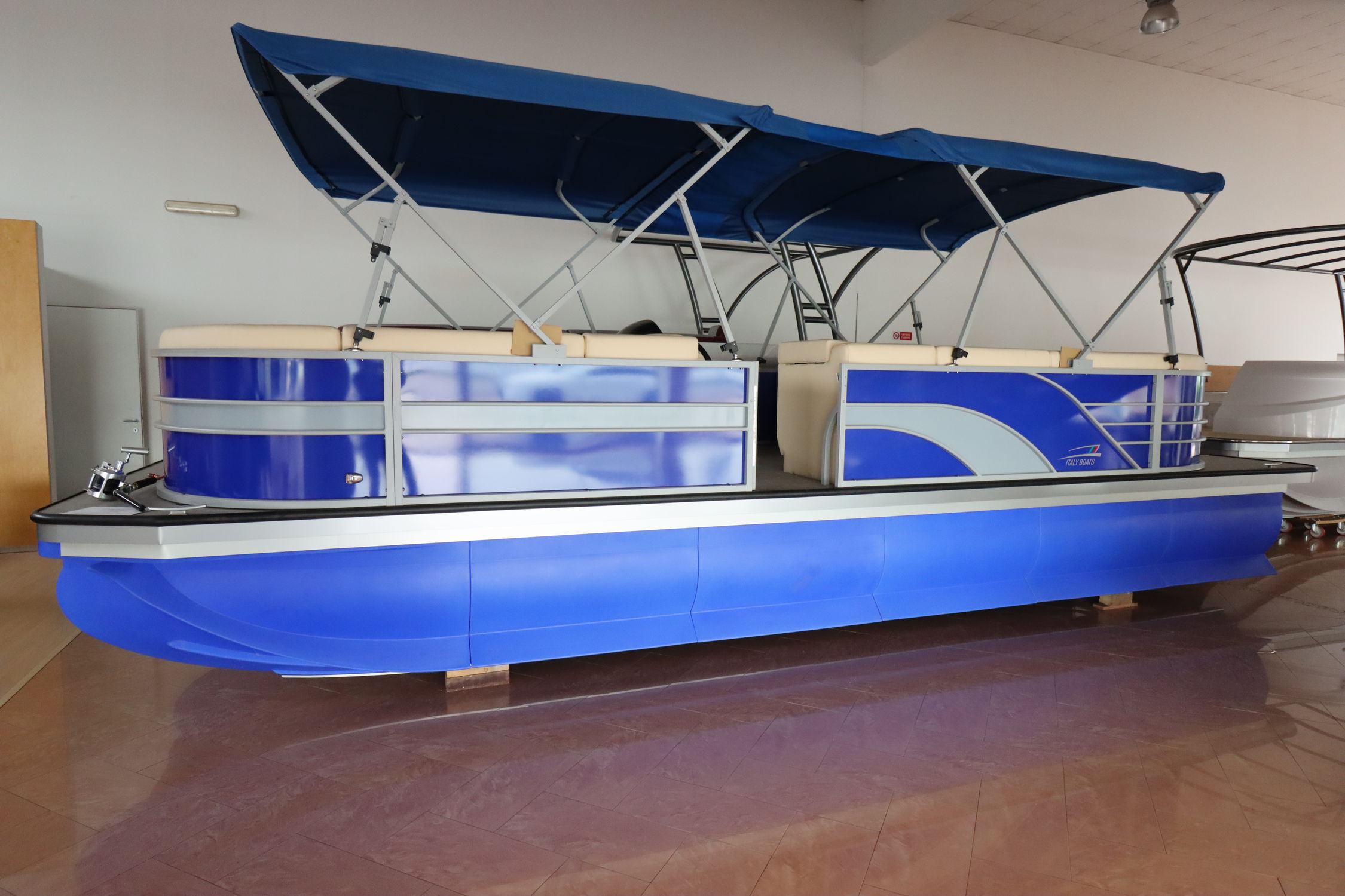 Bateau ponton multicoque - Italy-Boats - Swiss-Boats AG - hors-bord ...