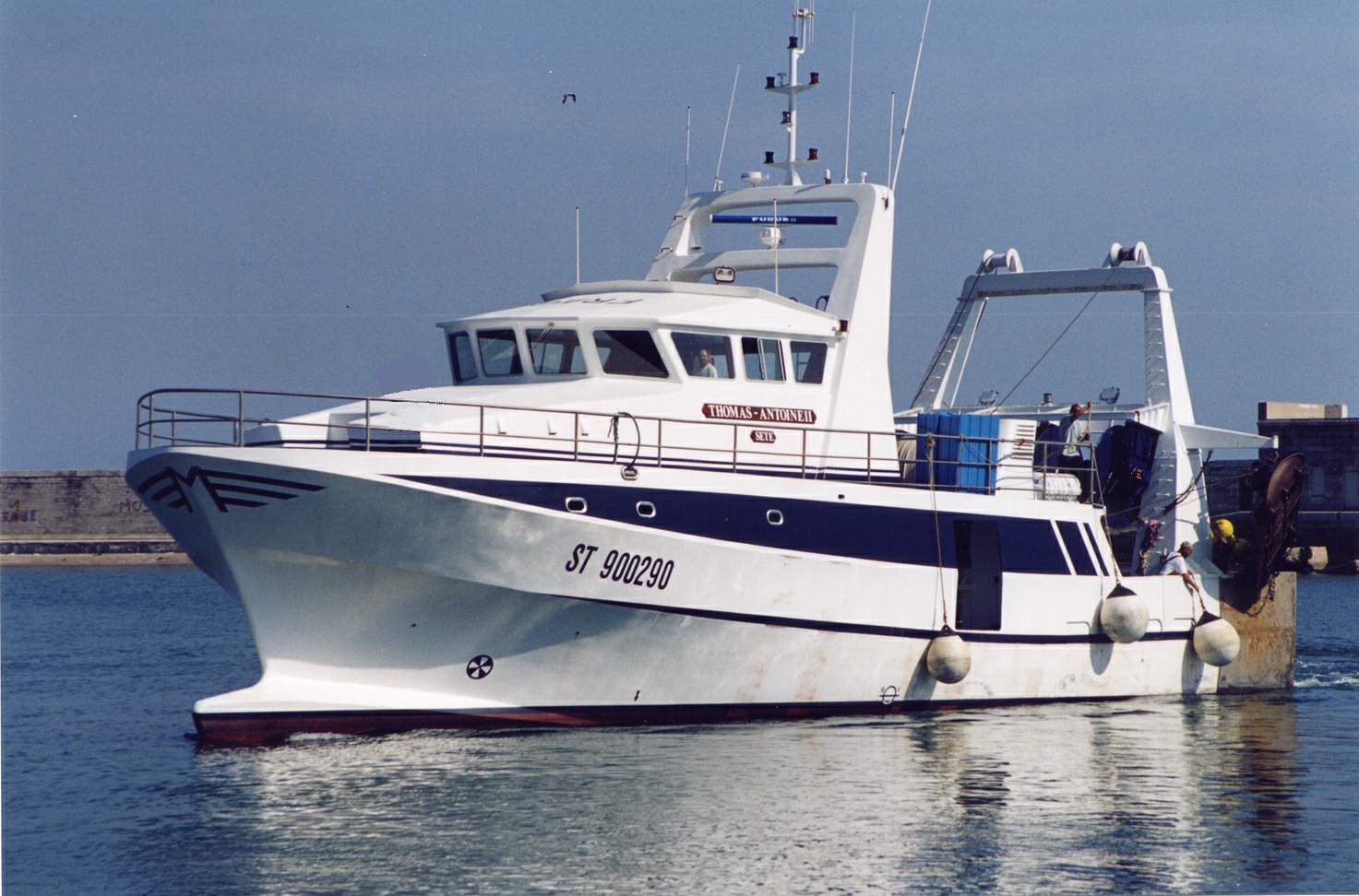 Chalutier - THOMAS-ANTOINE II - MARTINEZ CONSTRUCTIONS NAVALES - in-bord / diesel / en polyester