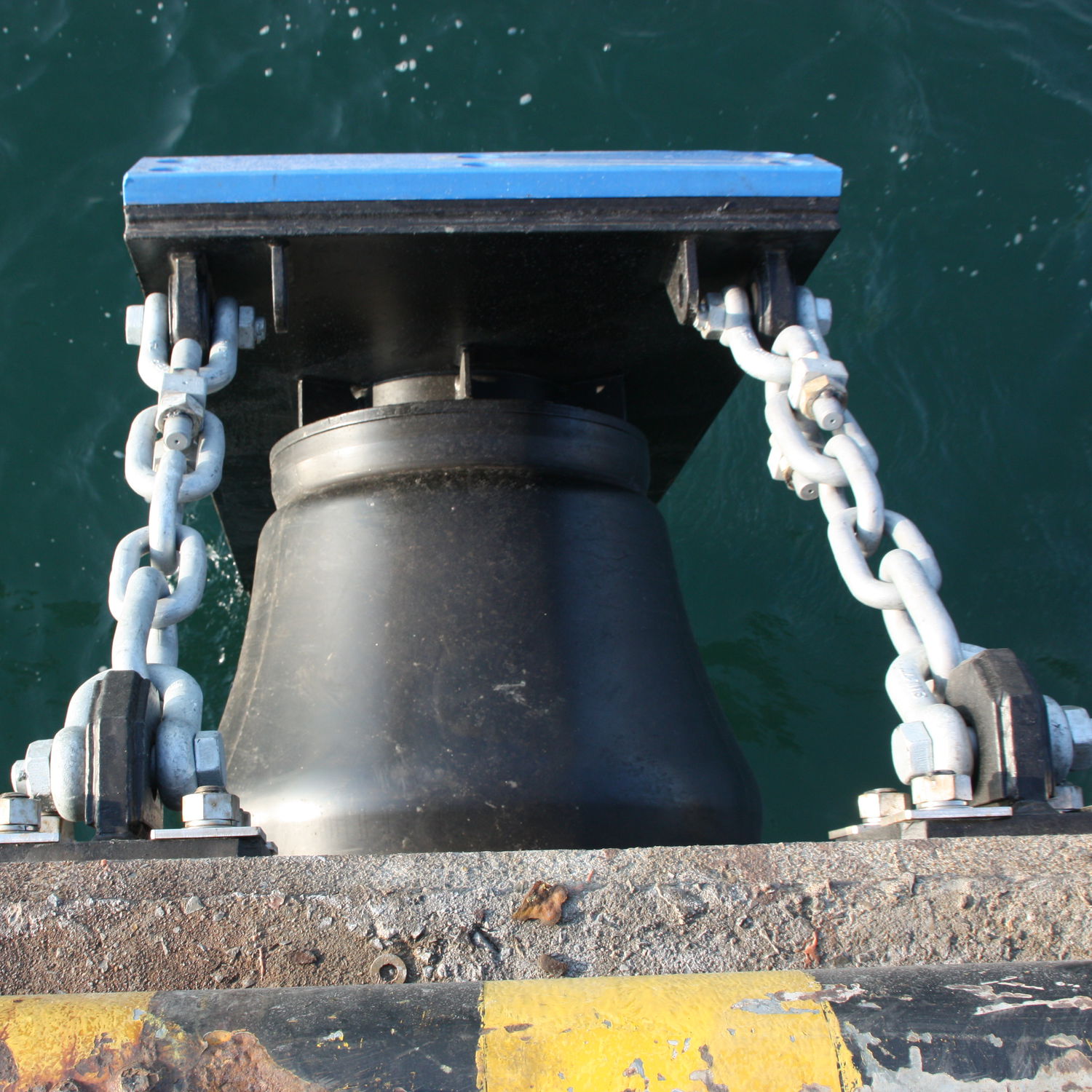 Défense pour port - YCN Series - YMI Corporation - pour terminal ...