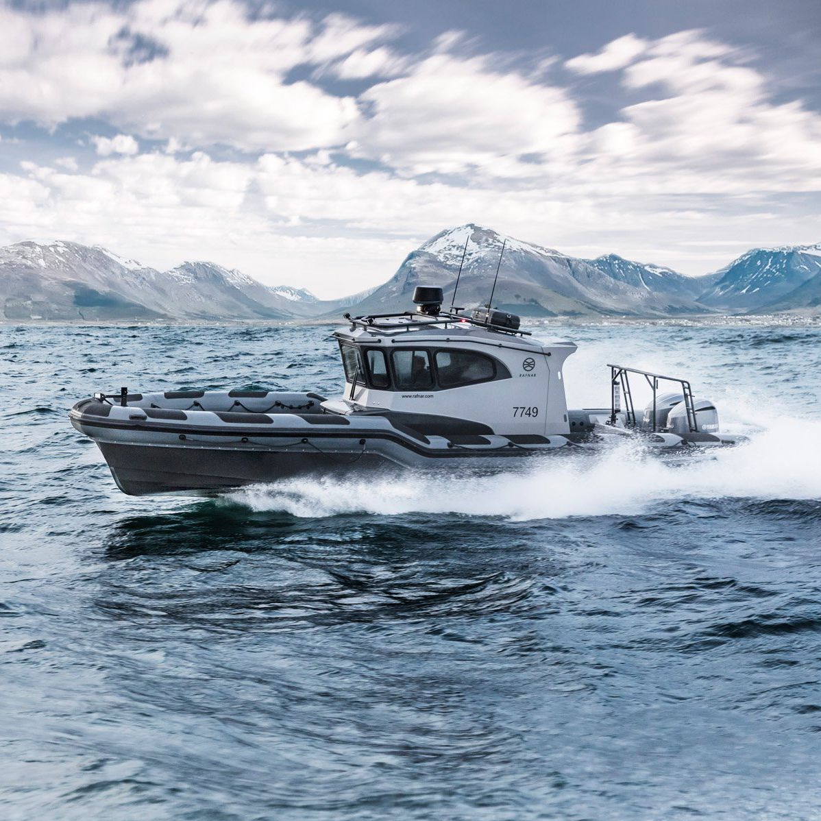 Bateau pneumatique hors-bord - Leiftur 1100 - Rafnar ehf - in-bord ...