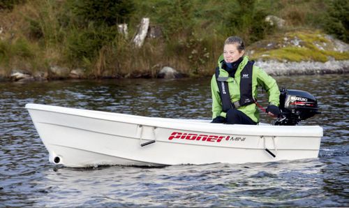 Barque hors-bord - 8 MINI - Pioner Boats Norway - de pêche sportive / 2 ...