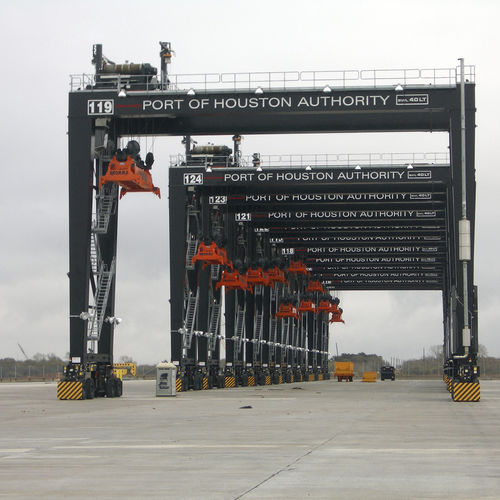Portique de stockage de conteneurs sur pneus - RTG - Konecranes ...