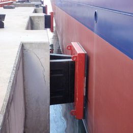 Défense pour port - 500H - Qingdao Evergreen Maritime CO.,LTD - de quai ...